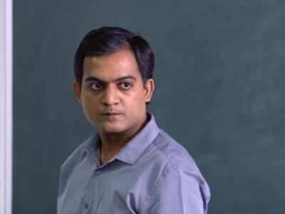 Throwback Thursday: Meet Jay Bhatt, the angry professor from 'Chello ...