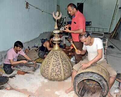 After idols, this artist embellishes tazias now | Vadodara News - Times ...