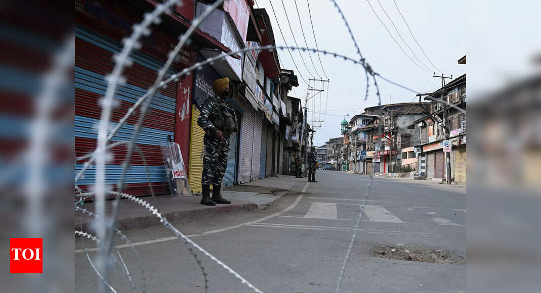 Child among four injured in terrorist attack in J&K's Baramulla | India ...