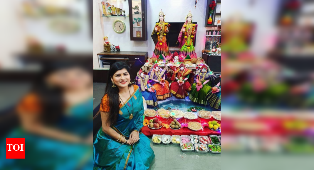This Marathi singer looks ethereal in her traditional attire for Gauri ...