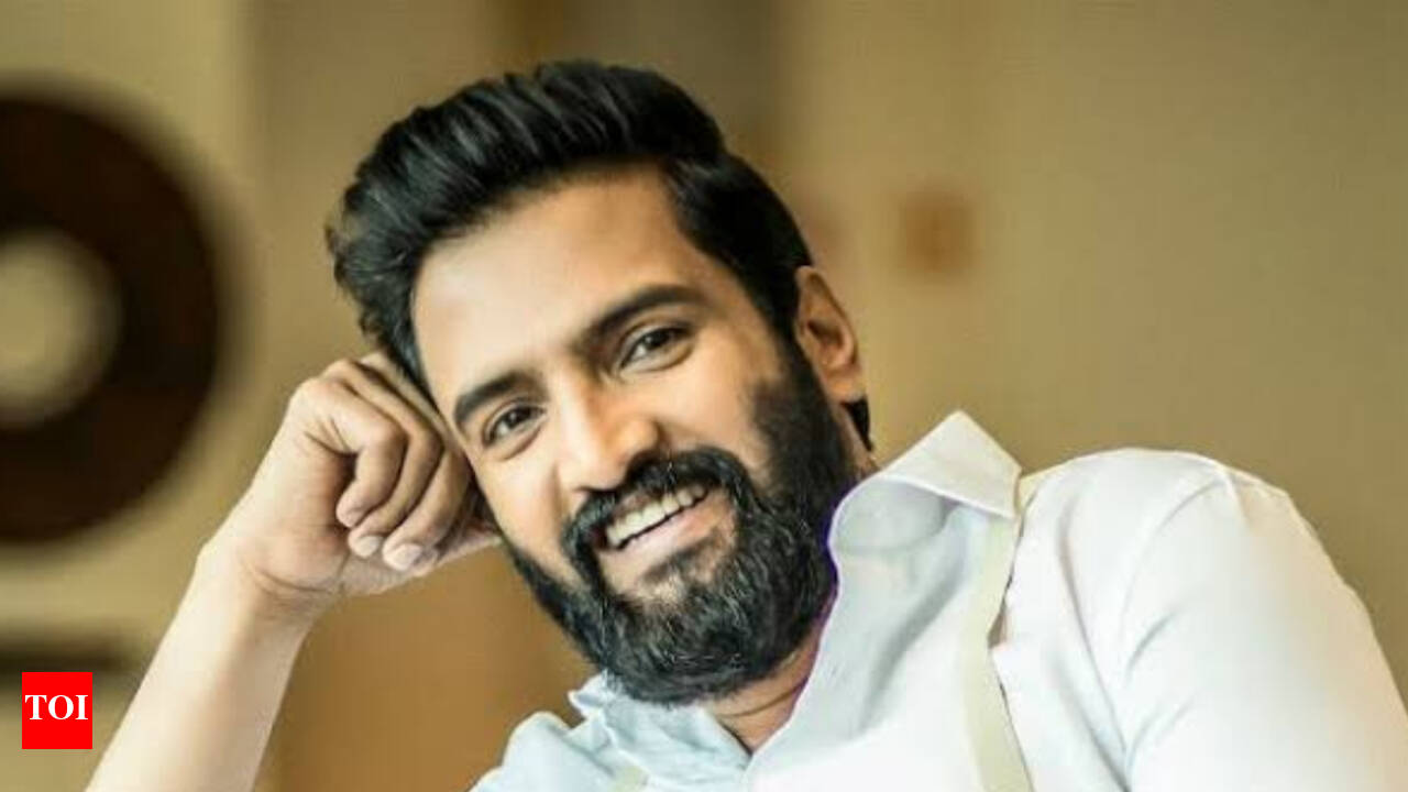 Santhanam Shocking Reaction