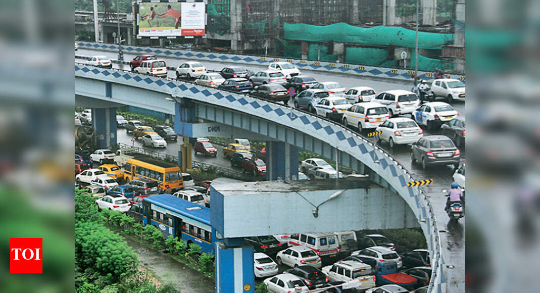 Chingrighata flyover shutdown spells bumper-to-bumper Bypass jam ...