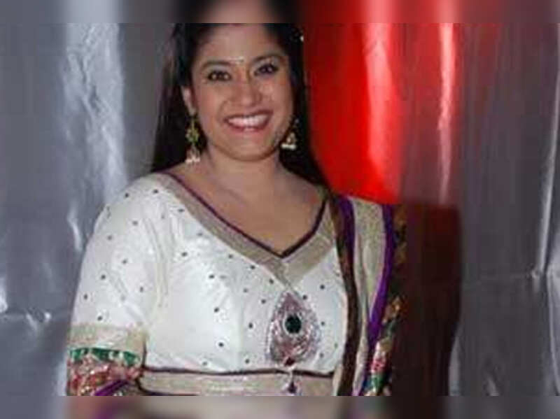 Renuka Shahane’s first passionate act! - Times of India