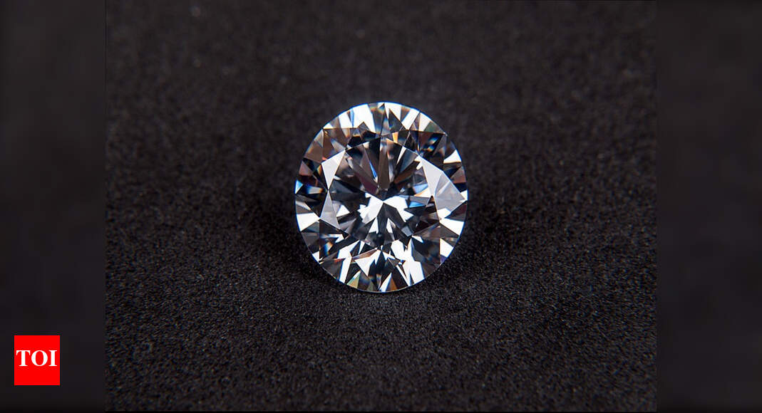 Gujarat: Hands that made diamonds sparkle now toil in their fields ...