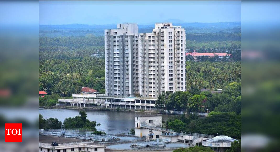 Emergency council meeting of Maradu Municipality ends without bold ...