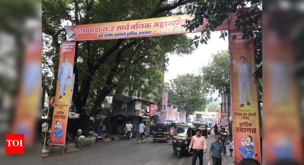 4 illegal Political Hoardings Causing Traffic - Times of India