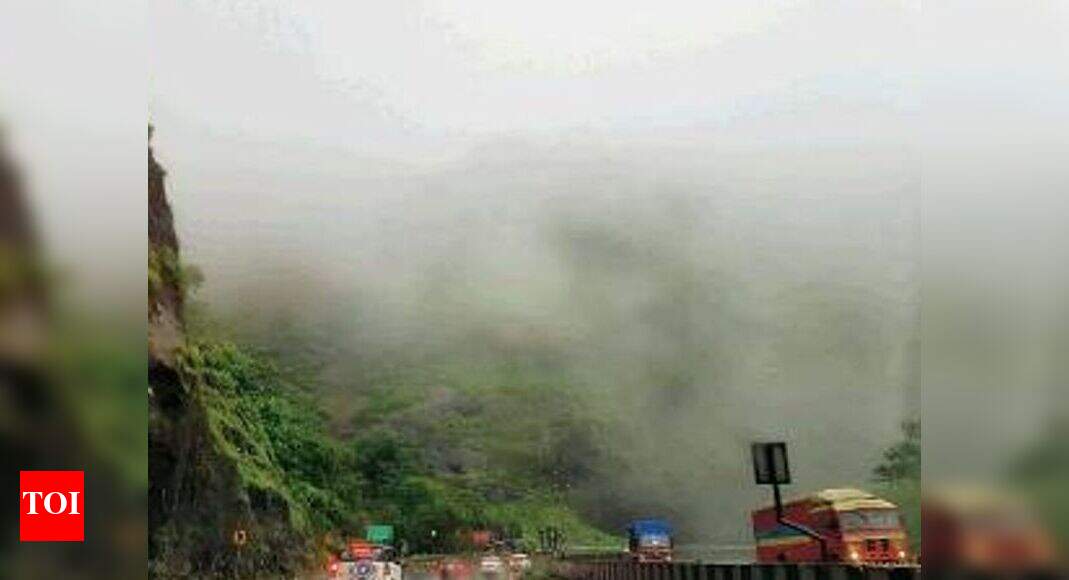 Heavy rain, cool weather prompt monsoon mist | Pune News - Times of India