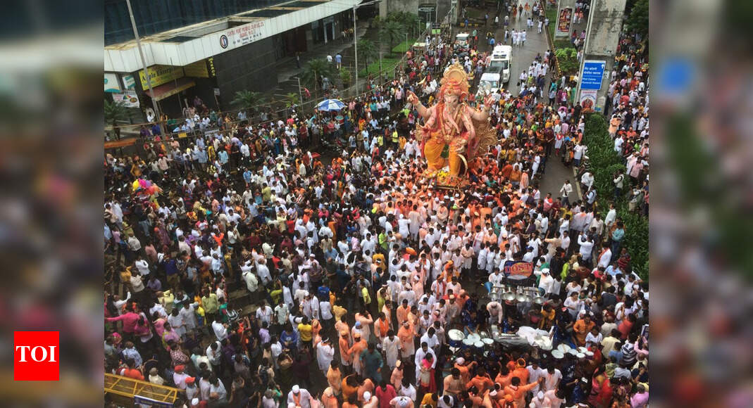 Photos: Mumbaikars bid a grand and colourful farewell to Ganpati Bappa ...