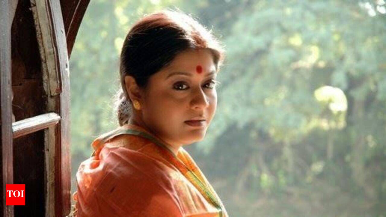 Laboni Sarkar Family Sreelekha Mitra | Biographybd