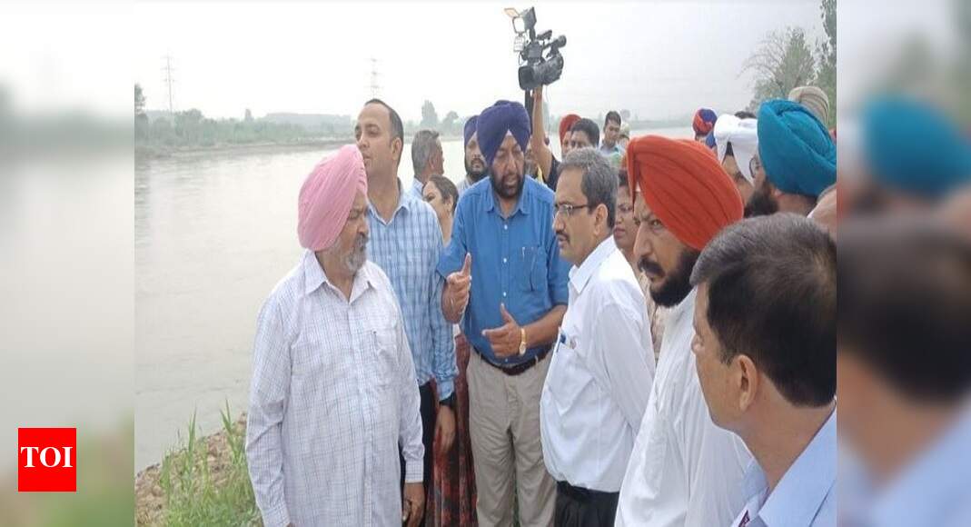 Central team visits Ropar to inspect flood-affected areas | Ludhiana ...