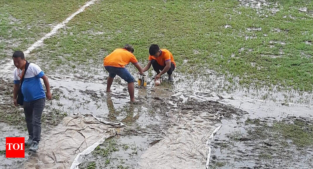 Rain, slushy ground torment women footballers at Nationals | Football ...