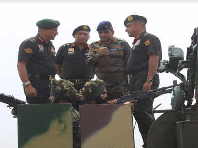 Chandigarh: Western Command Army commander visits Patiala military ...
