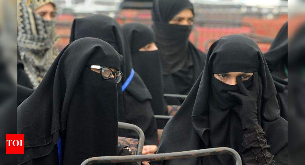 SC seeks Centre's reply on fresh plea challenging triple talaq law | India News - Times of India