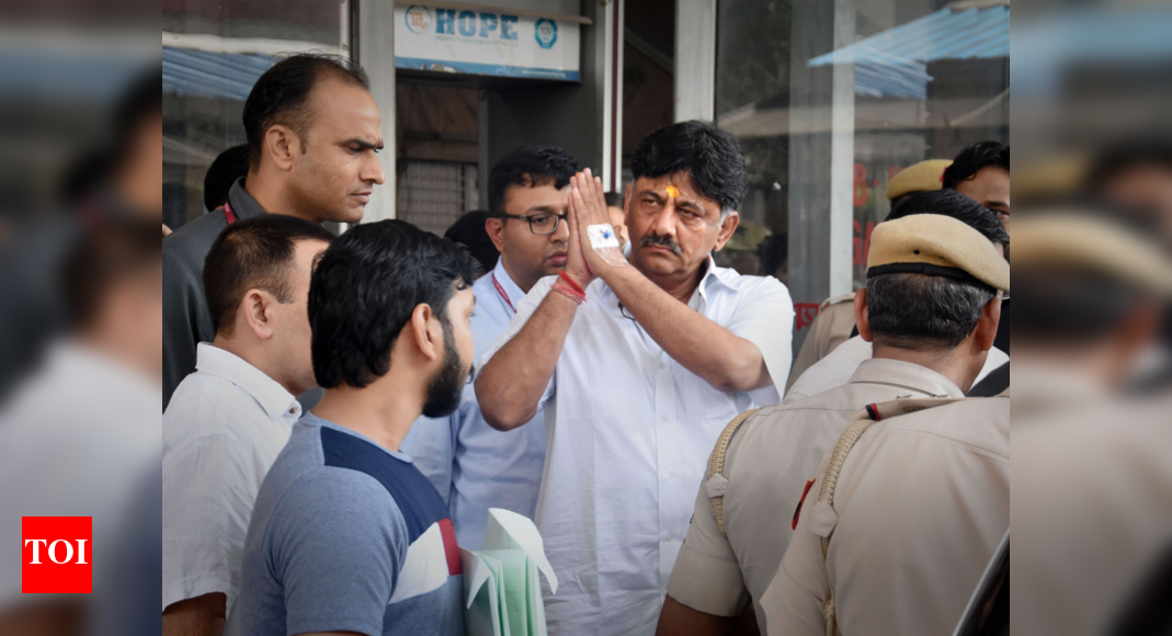 DK Shivakumar, family, aides have 317 accounts, laundered Rs 200 crore ...