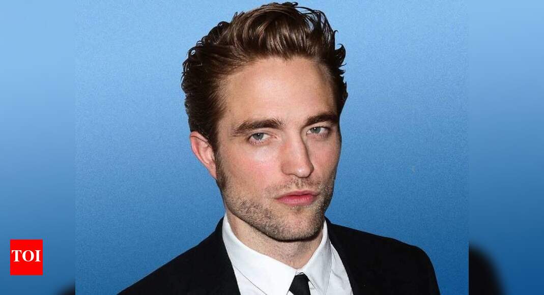 'Tenet' actor Robert Pattinson poses with Indian fans, pictures go ...