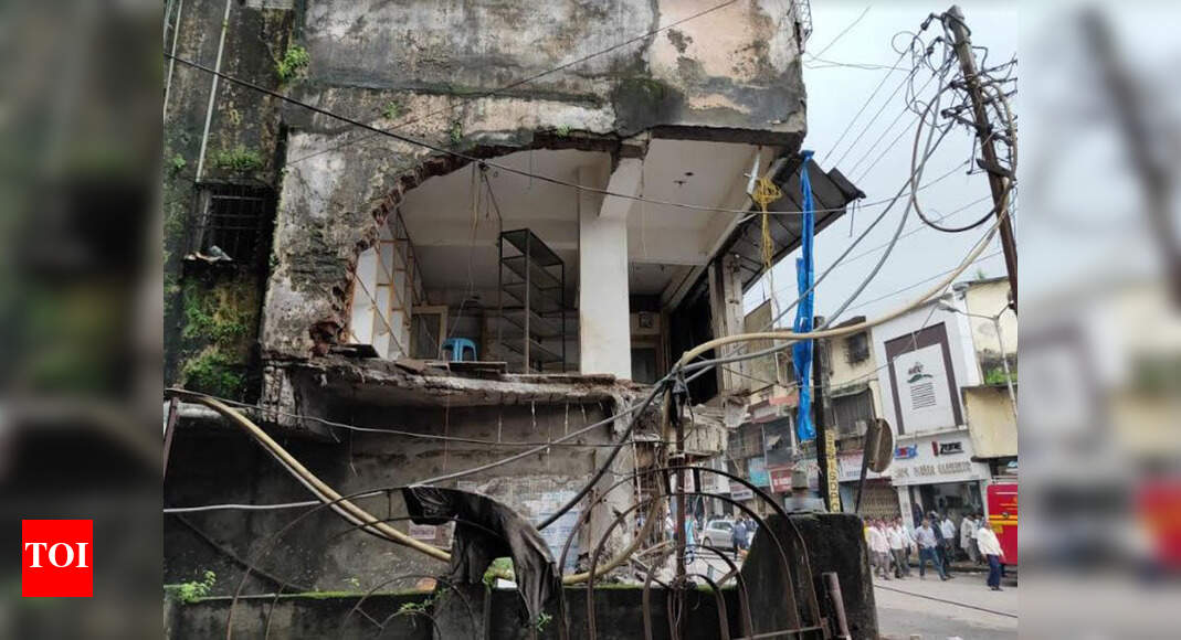 Maharashtra: Building portion collapses in Ulhasnagar | Thane News ...
