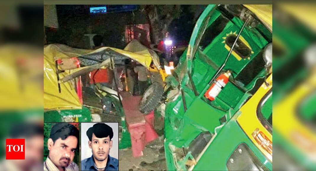 Two killed as car rams three autos in north Delhi | Delhi News - Times ...