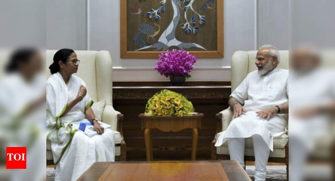 Mamata Banerjee meets PM Narendra Modi, invites him to Bengal after ...