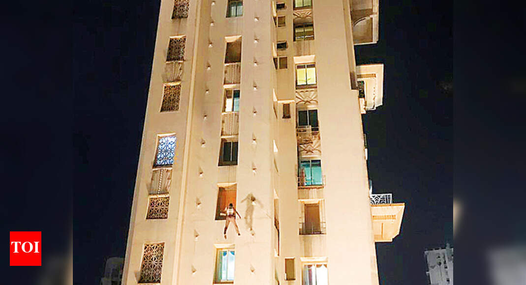 Robert Pattinson: Christopher Nolan shoots thrilling stunts at a Mumbai ...