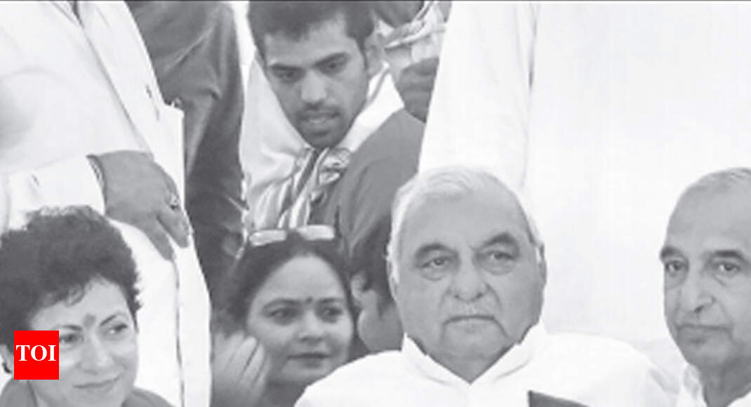 Hooda, Selja try to bridge Congress rifts at Hisar meeting | Gurgaon ...