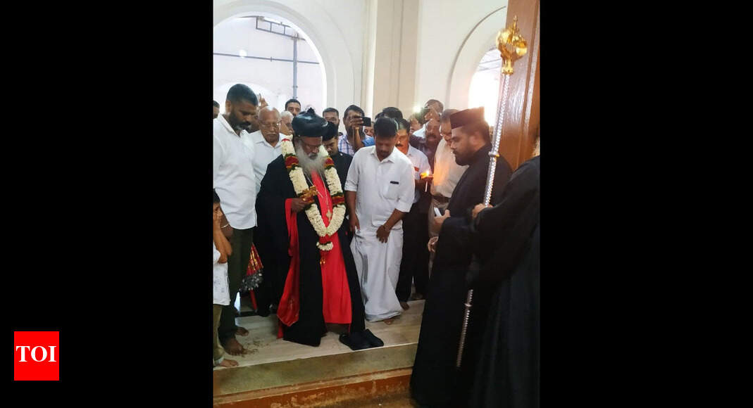 After 45 years, Orthodox faction celebrates mass in Kandanad | Kochi ...