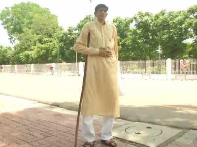Tallest man in India: India’s tallest man needed new hip, Ahmedabad ...