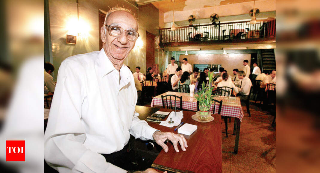 Mumbai man who served 'Rule Britannia' to his patrons | Mumbai News ...