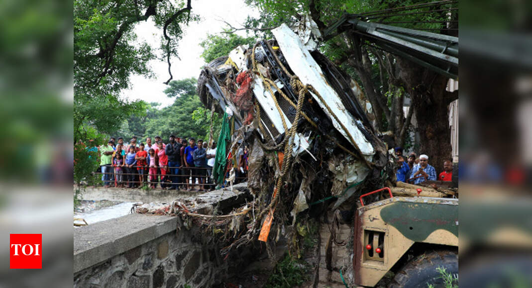 Flash flood toll rises to 14 in Pune, 8 still missing | Pune News ...