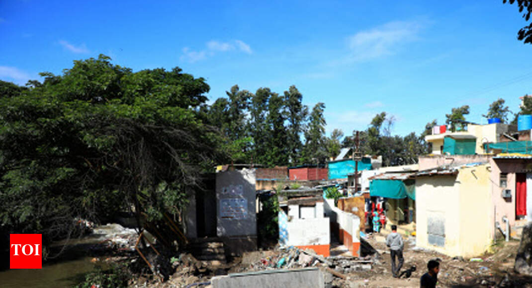 Quiet flows Bhairoba nullah through slums, shops and silt | Pune News ...