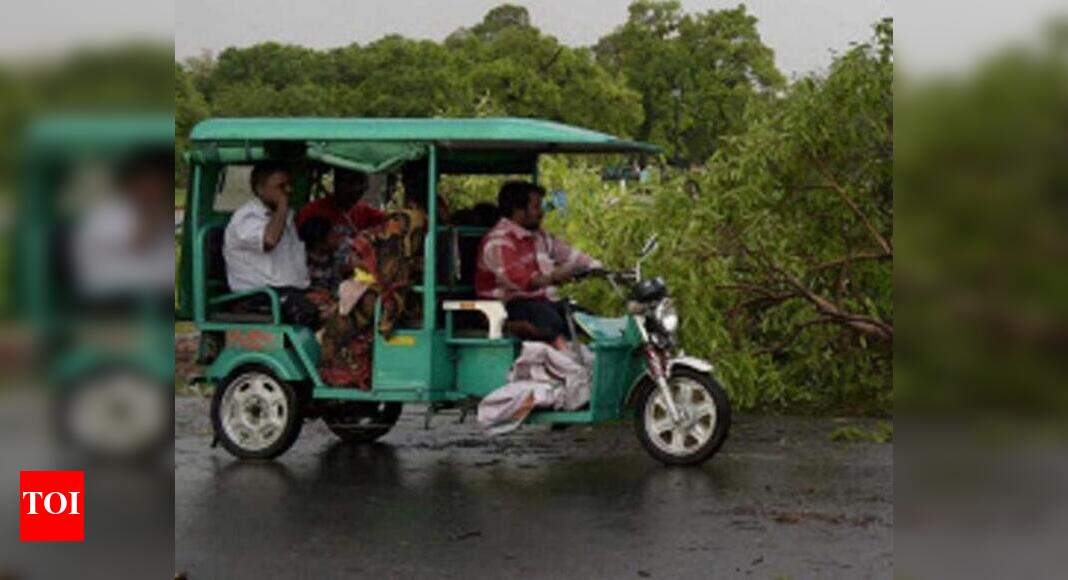 Dehradun: E-rickshaw owners stage protest against RTO order | Dehradun ...