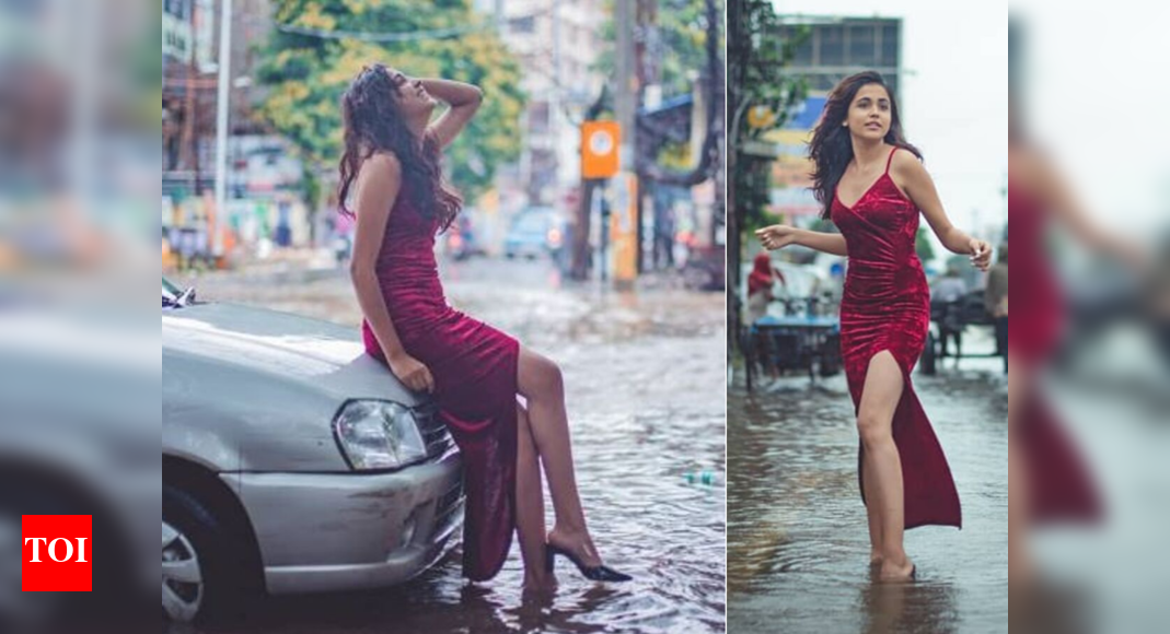 VIRAL VIDEO: Patna's 'mermaid in disaster' goes viral | - Times of India