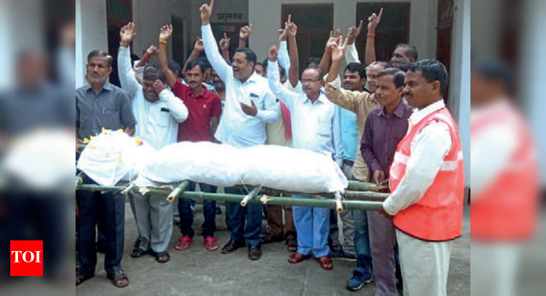 Six tonne plastic waste gets mock funeral in Lucknow | Lucknow News ... Six tonne plastic waste gets mock funeral in Lucknow | Lucknow News ...