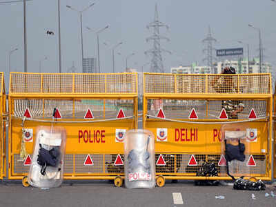 Terror alert in Delhi: Red alert in Delhi, raids at 9 locations | Delhi ...