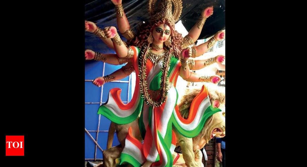 Idols in tricolour hues to deck Attarsuiya Barwari’s Puja pandal ...