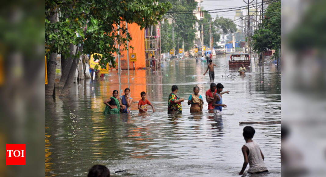 Patna floods: Clogged drains make matters worse in some areas | Patna ...