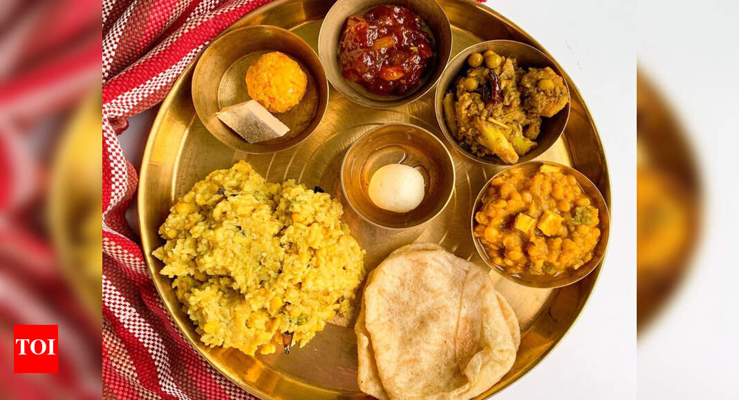 What does a traditional Durga Puja bhog consists of - Times of India