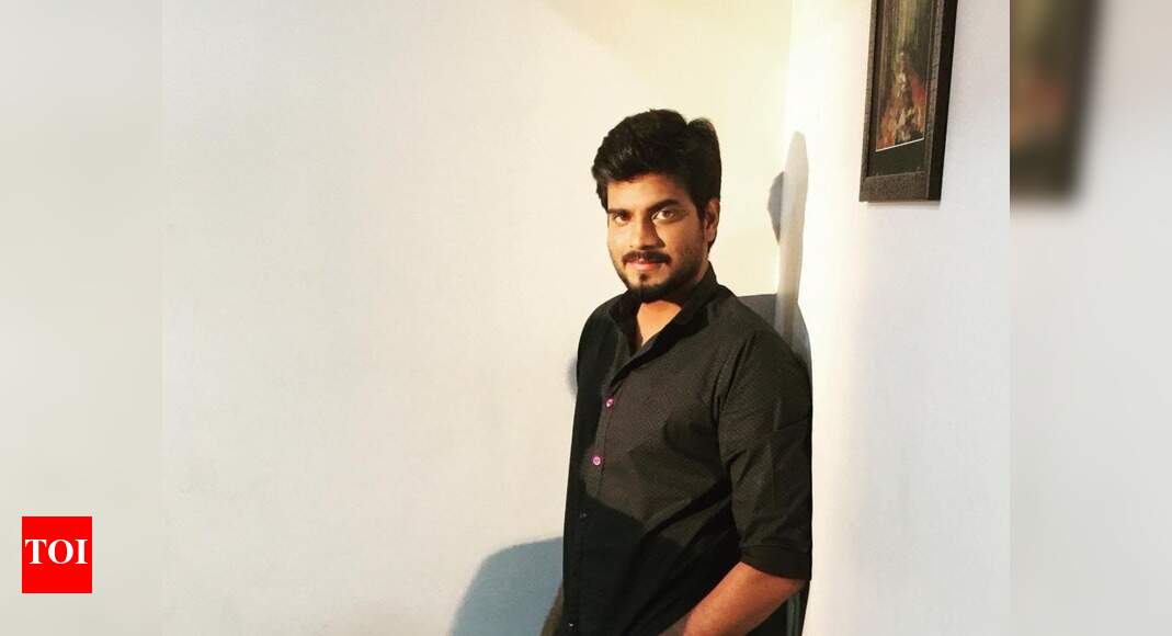 Niram Maratha Pookal crosses 500 episodes; Actor Muralie Krishnan ...