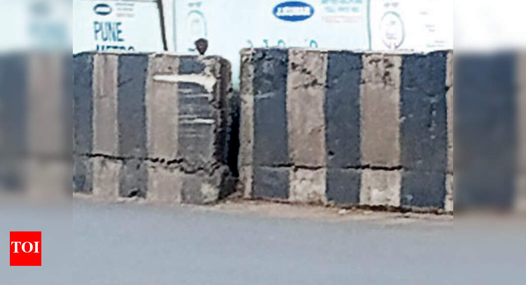 Pune: Biker hits protruding road divider block while overtaking truck ...