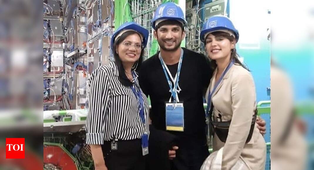 Finally! Sushant Singh Rajput and Rhea Chakraborty get clicked together ...