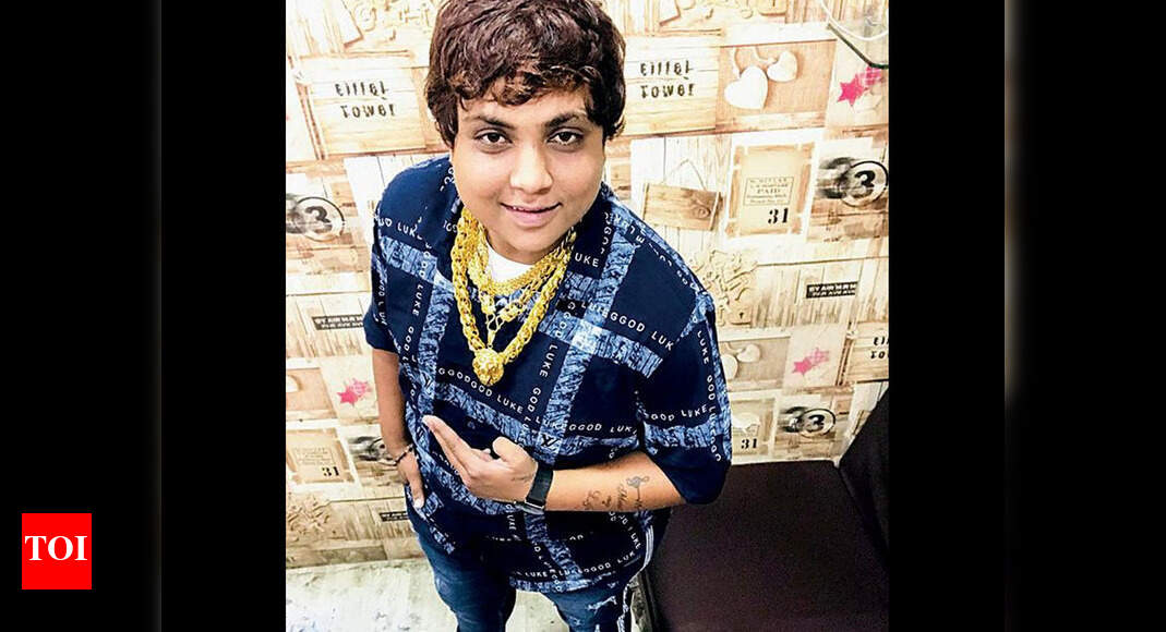 Ahmedabad: Garba singer alleges extortion, kidnapping | Ahmedabad News ...