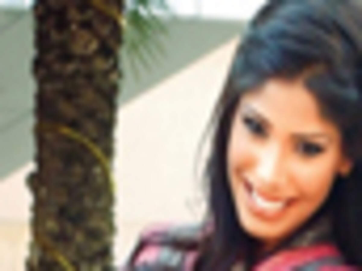I'll be home for Xmas: Nicole Faria