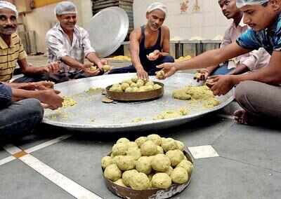 Gujarat: Ghari sale soaring ahead of Chandani Padva | Surat News ...