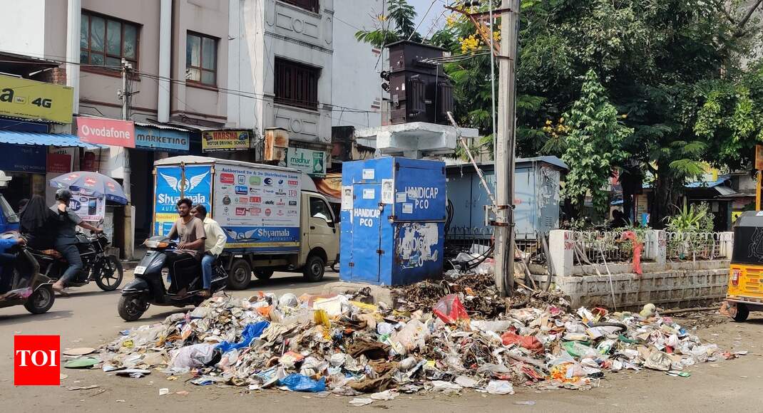 Heap of garbage on main road of Gowliguda - Times of India