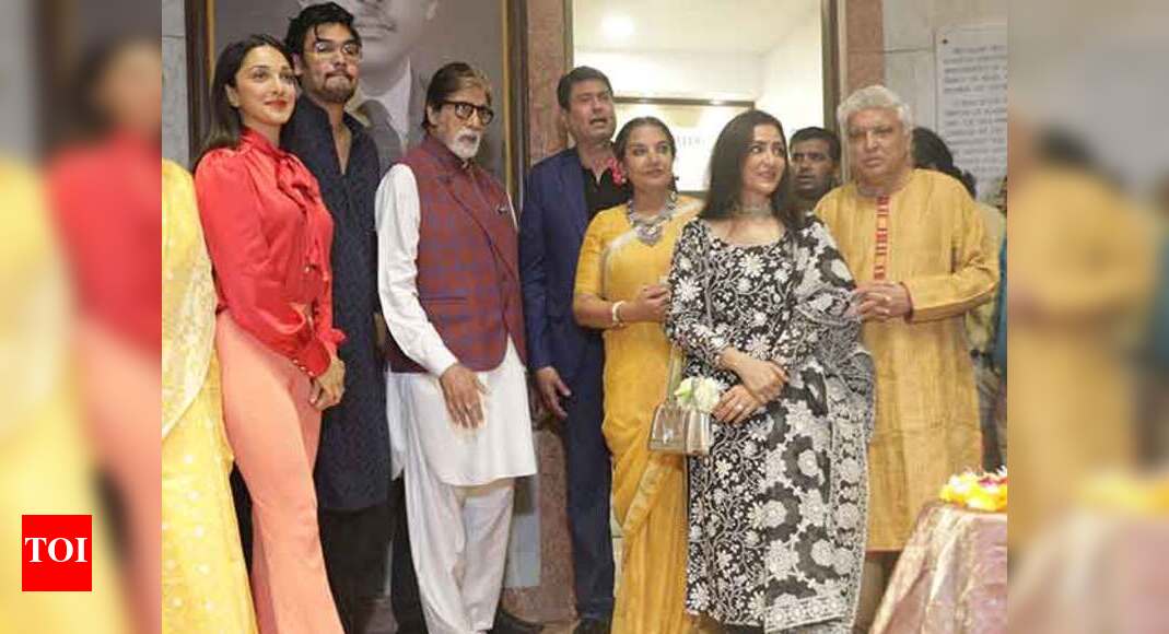 Amitabh Bachchan and other celebs inaugurate this art show | Events ...