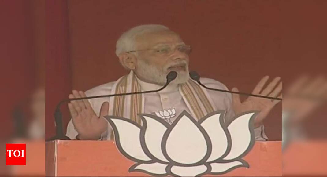 PM Modi keeps up attack on Congress on issue of Article 370 | India ...