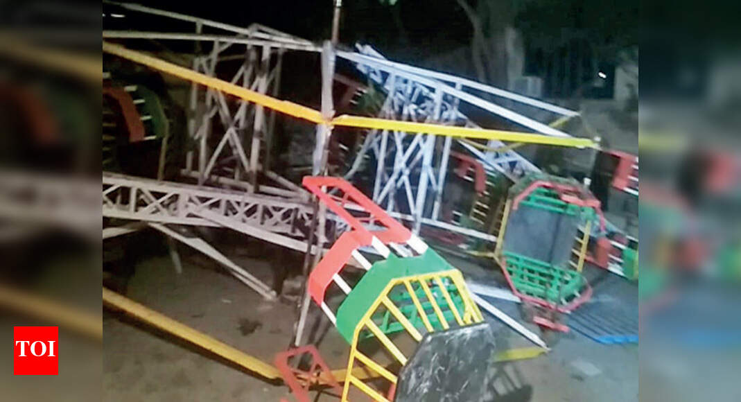 14 injured in amusement wheel collapse in east Delhi | Delhi News ...
