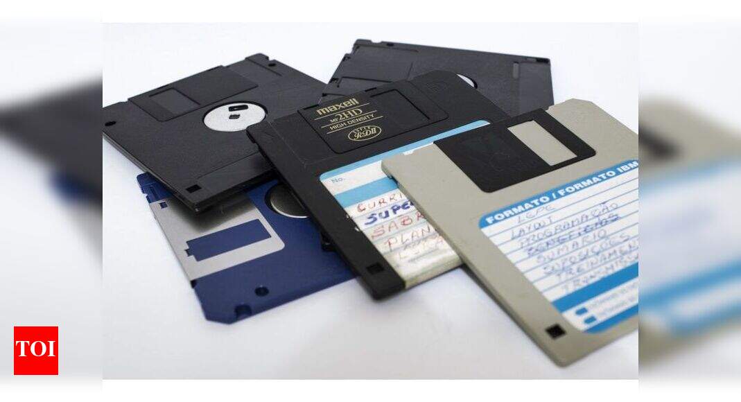 The US finally stops using floppy disks to manage its nuclear weapons ...