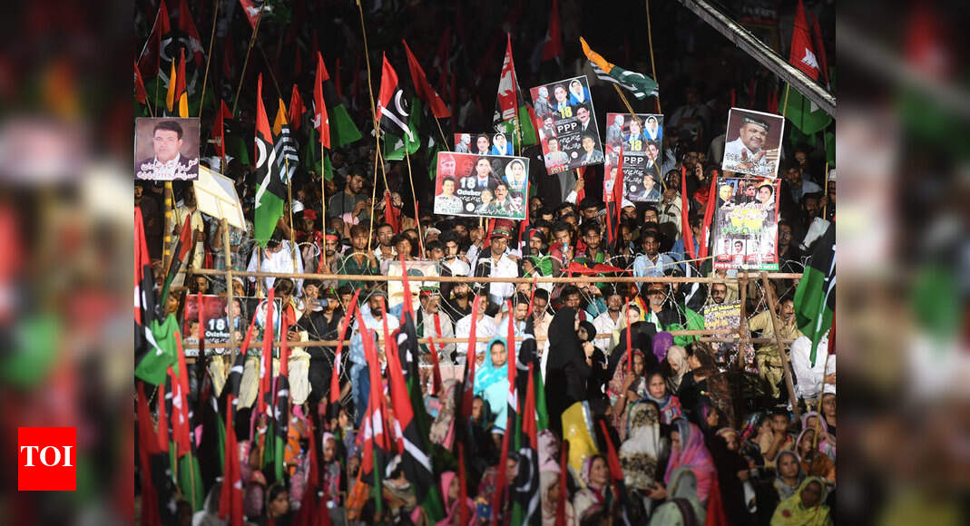 Pak govt may call in army in Islamabad to deal with opposition's ...