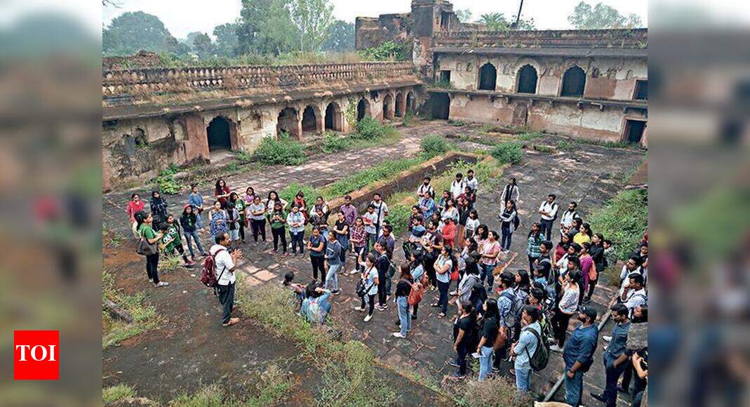 Heritage walk throws light on Islamnagar architecture legacy | Bhopal ...