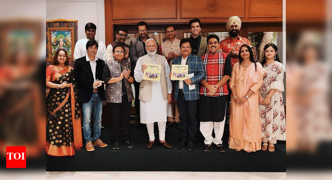 PM Narendra Modi meets the cast of Taarak Mehta Ka Ooltah Chashmah; see ...